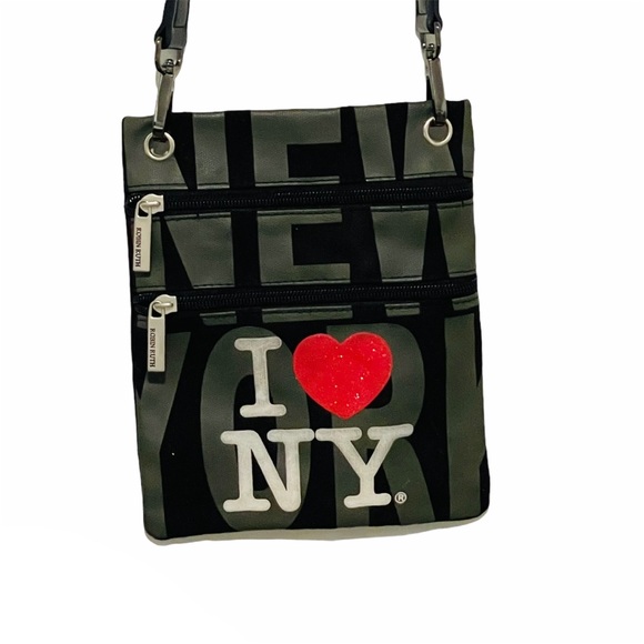 Robin Ruth | Bags | 52 Robin Ruth I Love New York Crossbody Bag Purse ...
